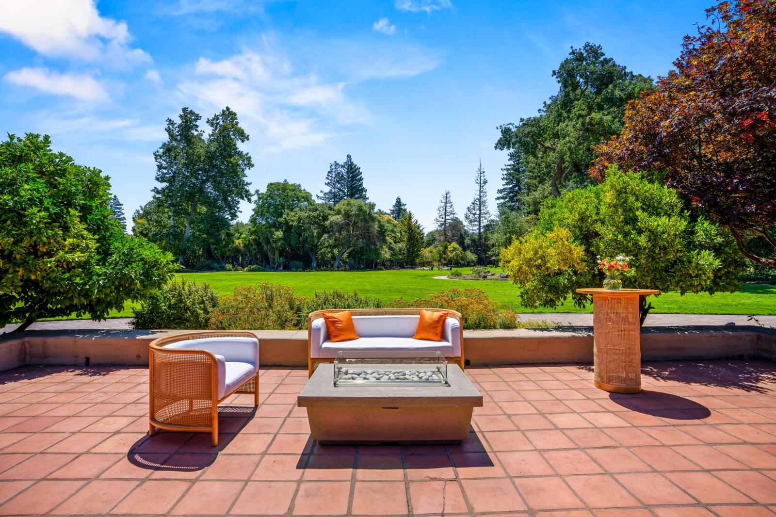 AI meets Hardware Meetup: From CES to Silicon Valley · Luma